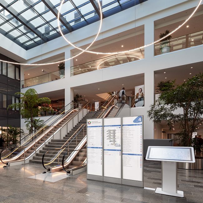 Signage Klinik - sis | sign information systems gmbh